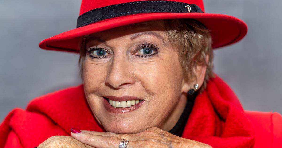 Ria Valk zit zestig jaar in het vak. Tijd dus voor een boek | Utrecht ...