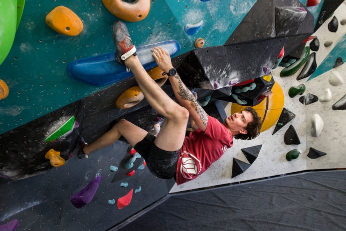 Boulderen steeds populairder: ‘Je puzzelt je als het ware naar boven ...