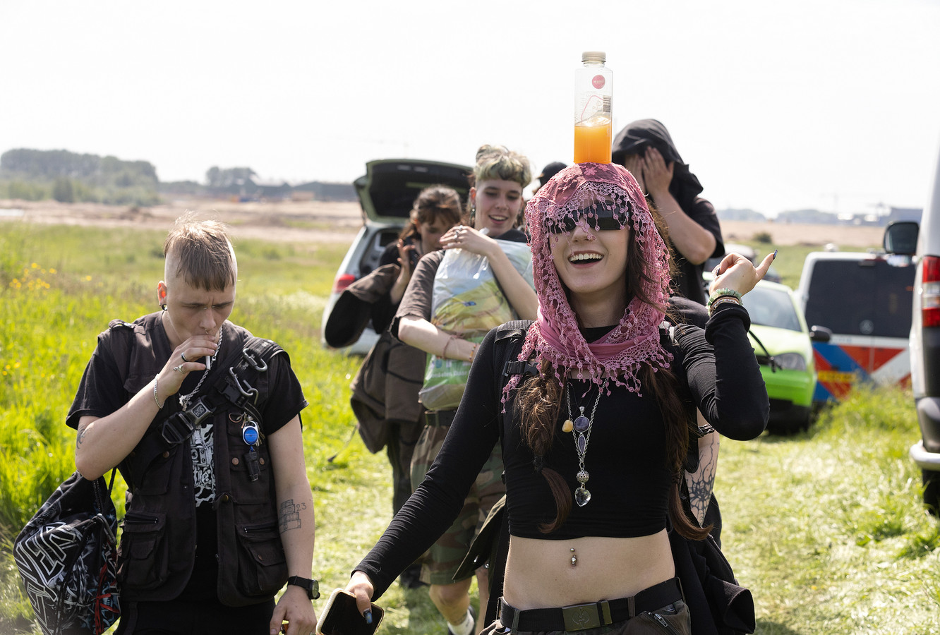 Politie laat illegale ravers in uiterwaarden gaan: 'Als je bij de scene ...