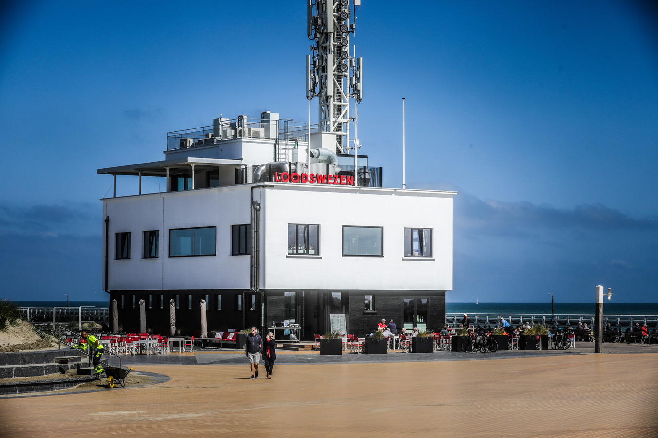 IN BEELD. Op dit terras met zeezicht kan je vanaf dit weekend genieten ...