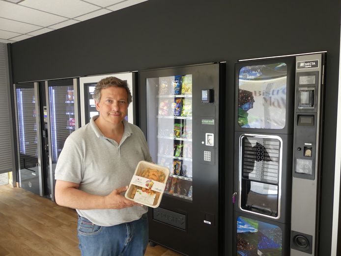 NET OPEN. Geert (53) start met eerste automatenshop in Deinze: “Op elk ...