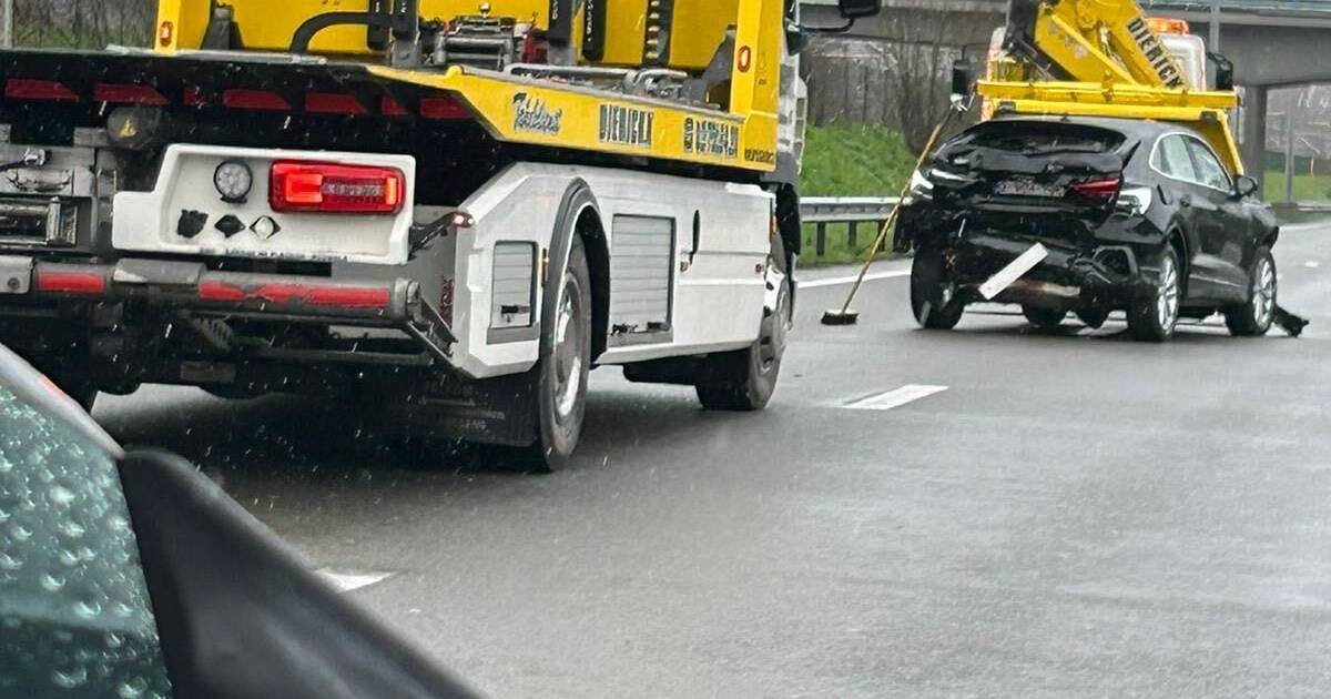Ongeval op E19: kwartier uur file richting Brussel vanaf Mechelen-Noord ... Ongeval op E19: kwartier uur file richting Brussel vanaf Mechelen-Noord ...