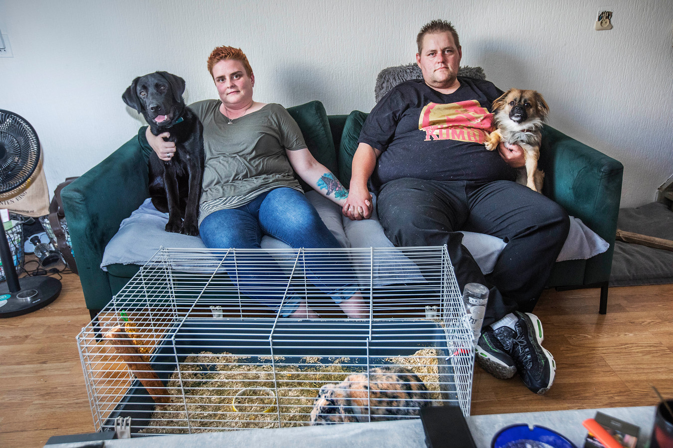 Als mantelzorger trokken ze bij hun (schoon)vader in, maar nu hij dood ...