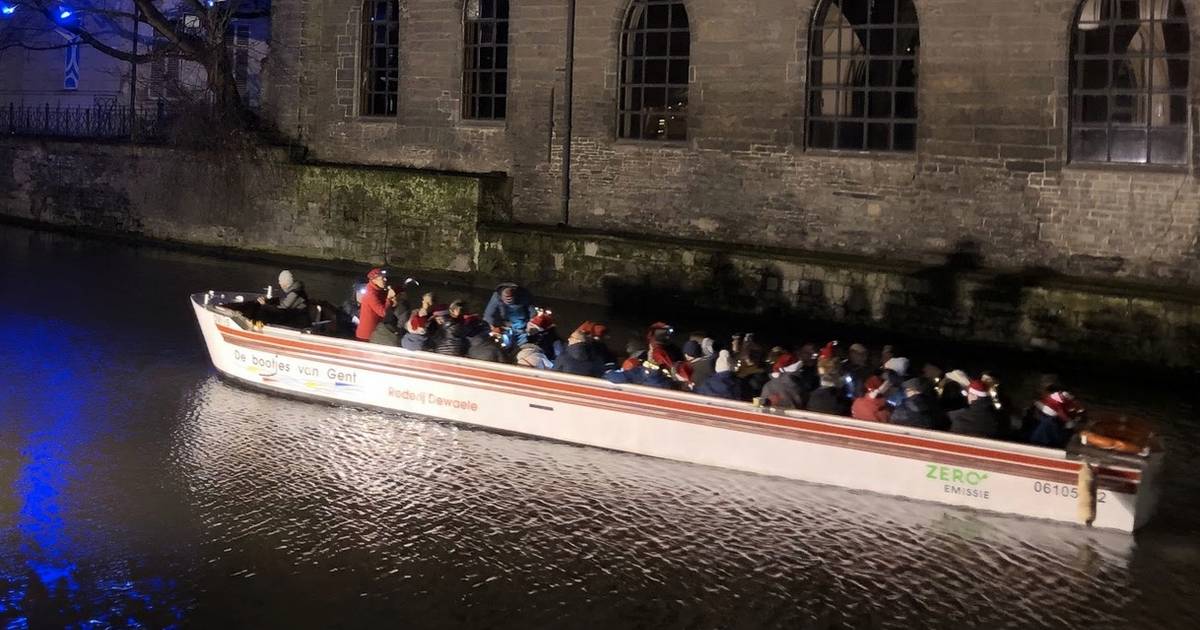 De Zie Ze Zingen-boot vaart uit: “Het jaar in samenhorigheid afsluiten ...