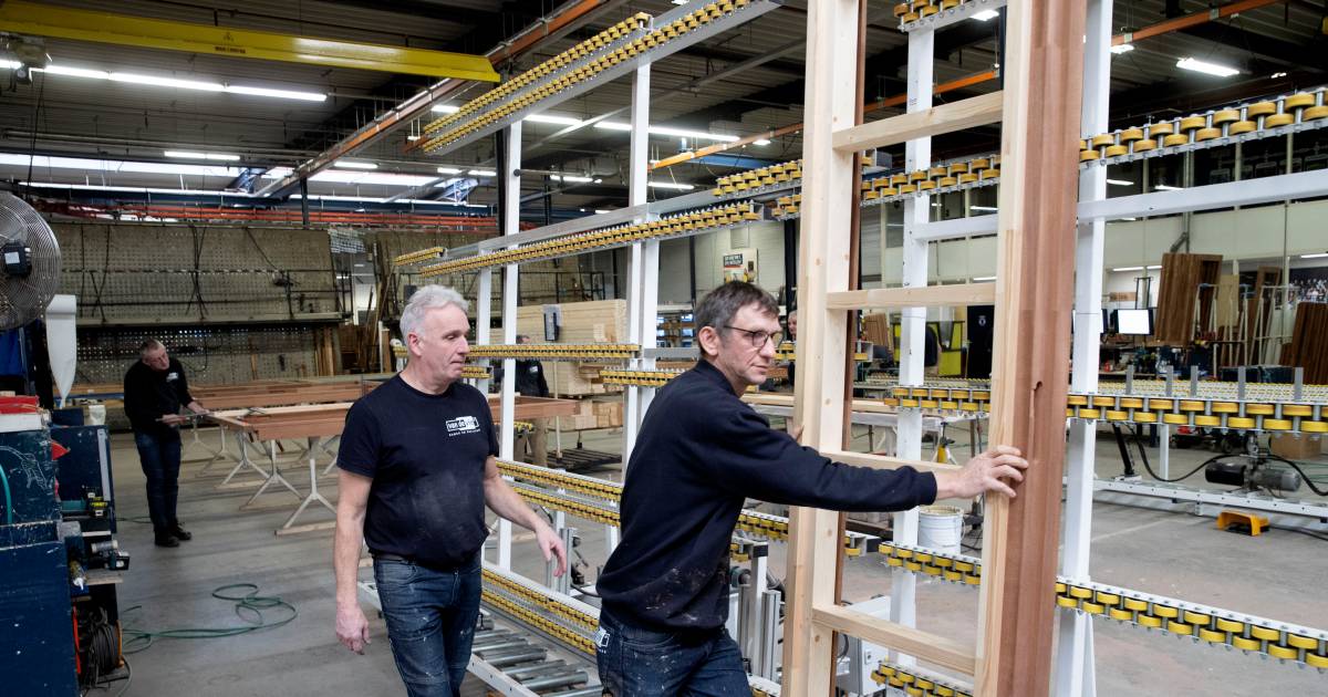 Houten kozijnen in de lift; fabriek in Heeze rijgt innovaties aaneen ...