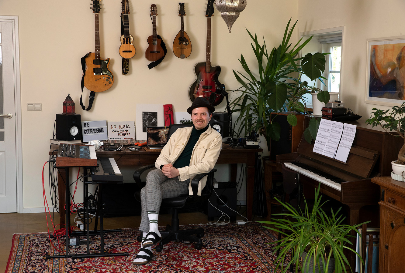 Julian (29) maakt album met elf muzikanten uit vier landen: ‘Werkte ...