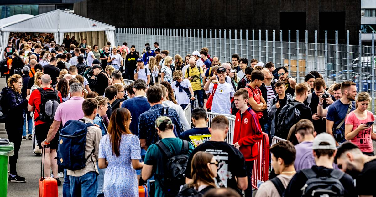 72 uur op Schiphol: blije, verveelde, geïrriteerde, relaxte ...