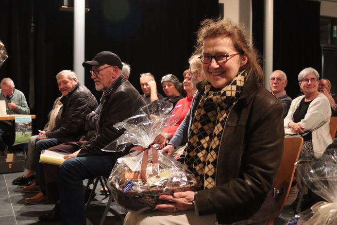 Volle zaal voor prijsuitreikings jaarlijkse fotozoektocht Ranst ...