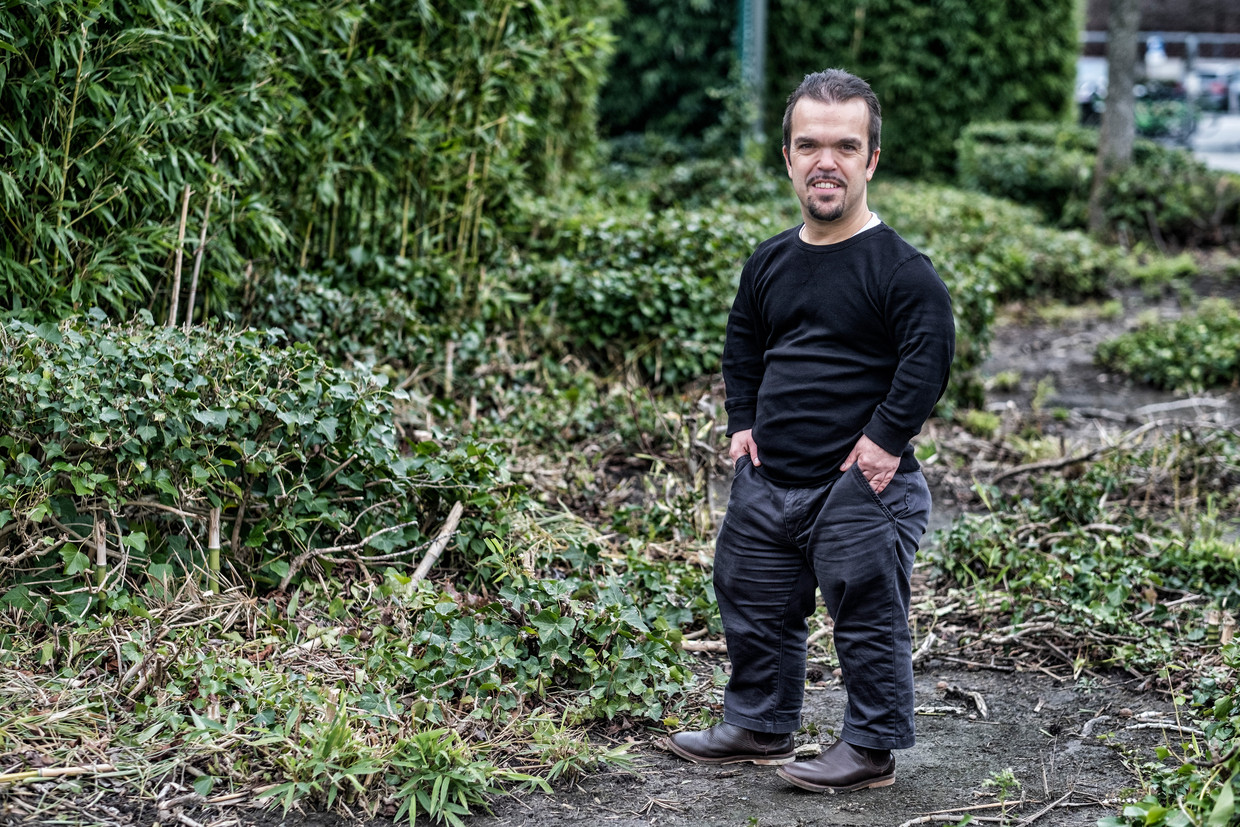 Video over Australisch jongetje met dwerggroei roept pijnlijke ...