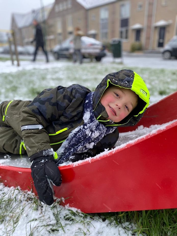 Van sneeuwpop tot ‘vlokdown’: dit zijn de leukste sneeuwfoto's uit het ...