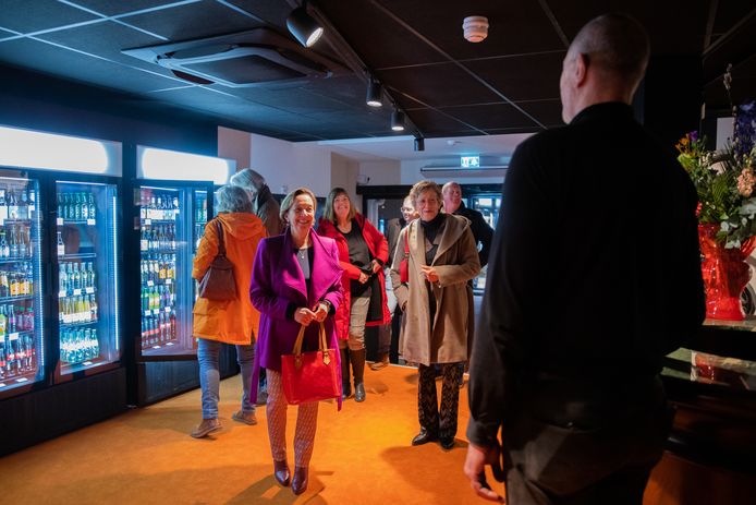 Hulster bioscoop de Koning van Engeland geopend; eerste voorstelling ...