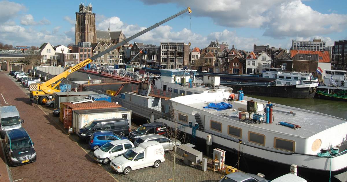 Dolderman vertrekt uit de binnenstad van Dordrecht | Dordrecht | AD.nl