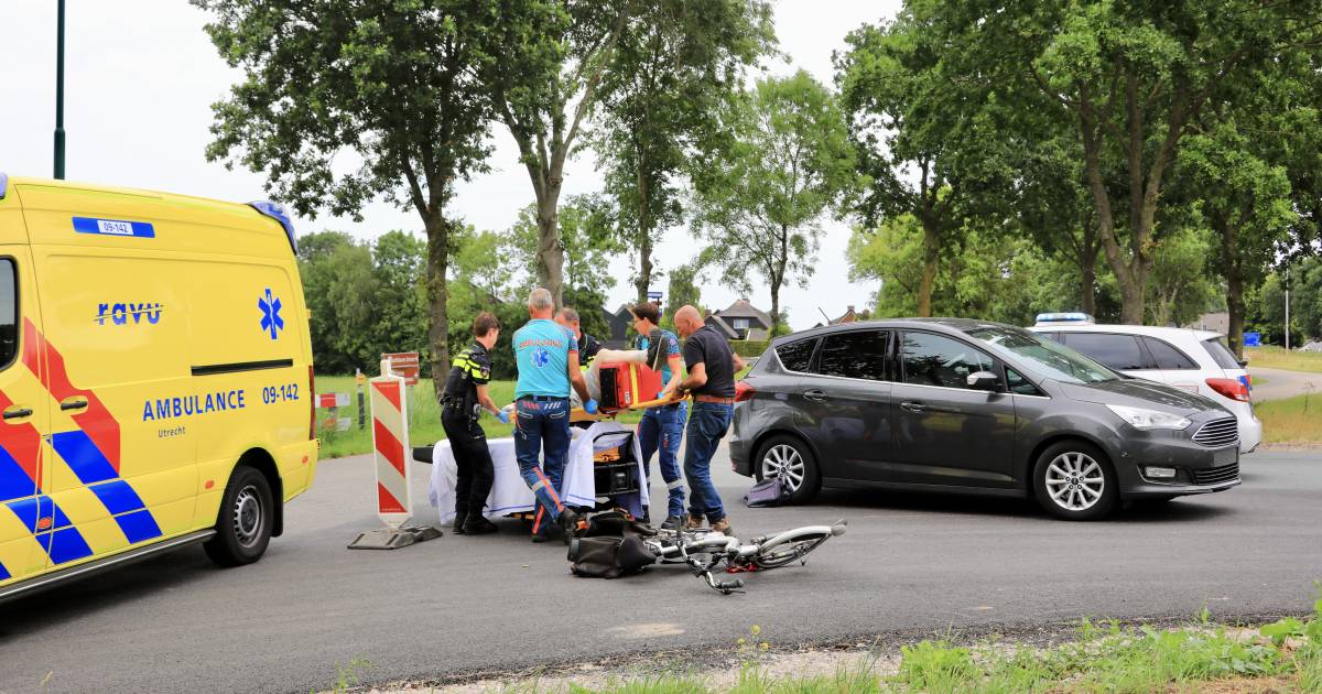 Fietser raakt gewond bij aanrijding met auto in Baarn | Amersfoort | AD.nl