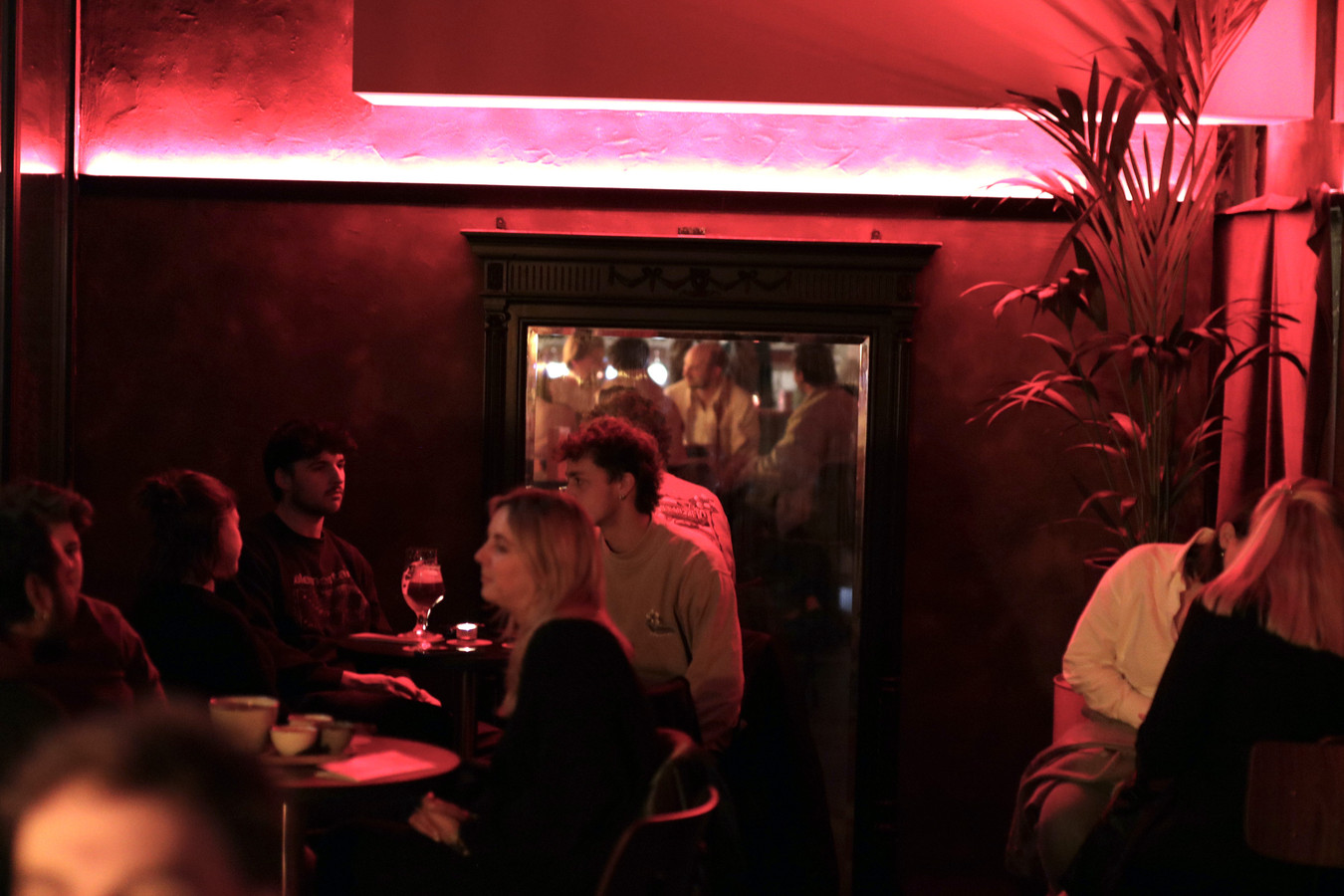 NET OPEN. Hippe bar Copador tegenover het Gravensteen combineert horeca ...