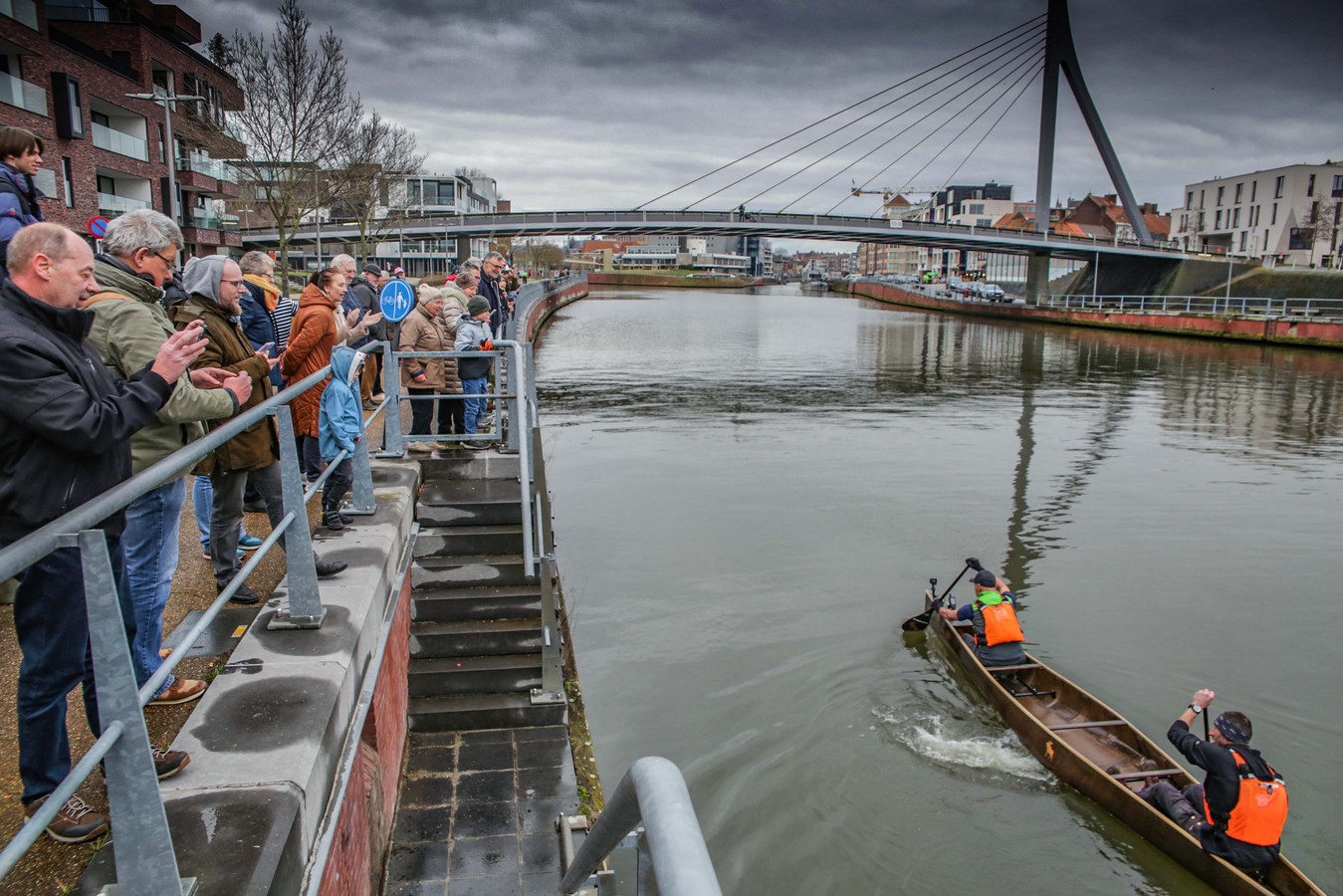 Danny en Francis gaan met vlaskano voor het eerst de Leie op: “Een heel ...