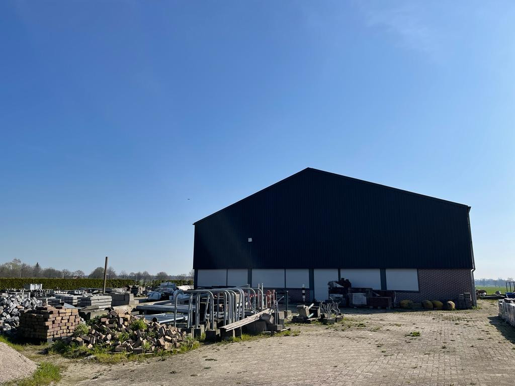 OM onderzoekt ‘illegale’ opslag drugsafval in loods Nispen door ...