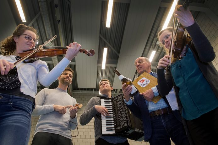 Elstars speelt ‘de echte Titanic’ zonder ijsberg | Tiel | gelderlander.nl