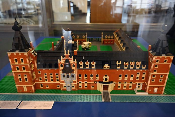 Studentenkring VTK pakt uit met LEGO-stunt: “12.315 blokjes in replica ...
