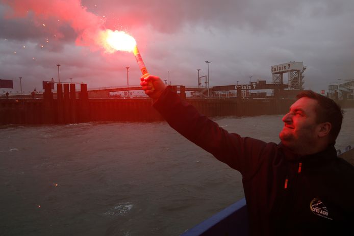 Visserijrel: Franse vissersschepen blokkeren ferry's van en naar ...