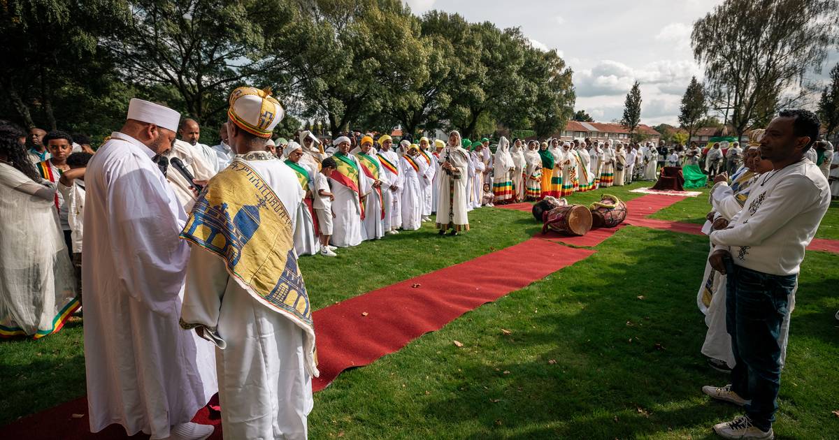 Ethiopische kerk viert voor het eerst het grote Meskel-feest in Veldhoven | Veldhoven | ed.nl
