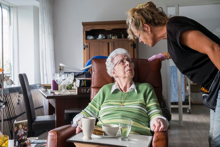 ‘Over 10 jaar moet een kwart van de Nederlanders in de zorg werken’