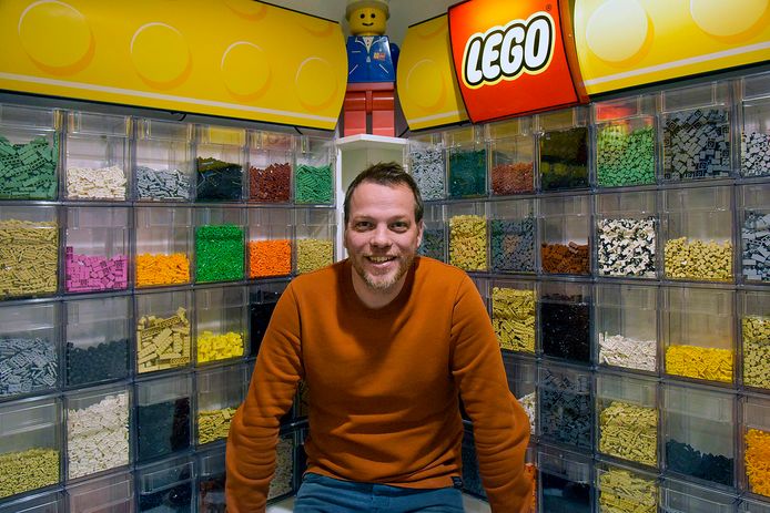 Jan maakt zijn jongensdroom waar met Legowinkel: ‘Lego is allang geen ...