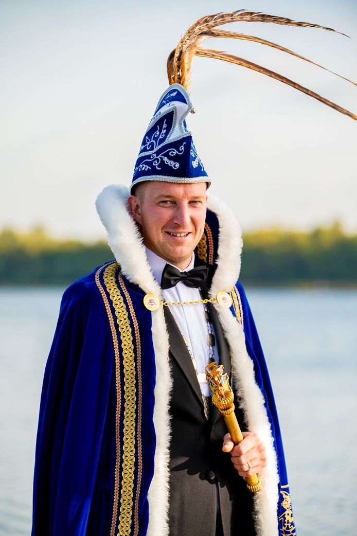 Cas Vosters carnavalsprins van de Muggezifters | Bladel | ed.nl