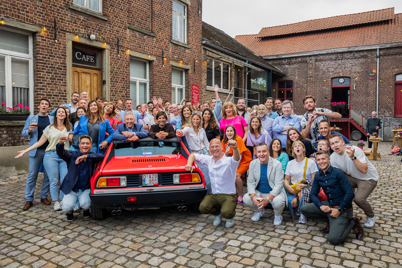 Dany Verstraeten presenteert zijn laatste VTM-nieuws: “De ene dag was ...