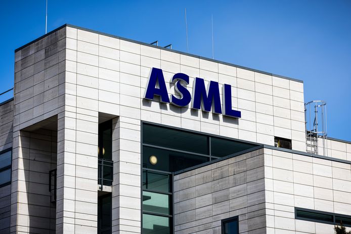 Angst voor vertrek uit Nederland leverde ASML binnen drie maanden 1,7 miljard op | Binnenland ...