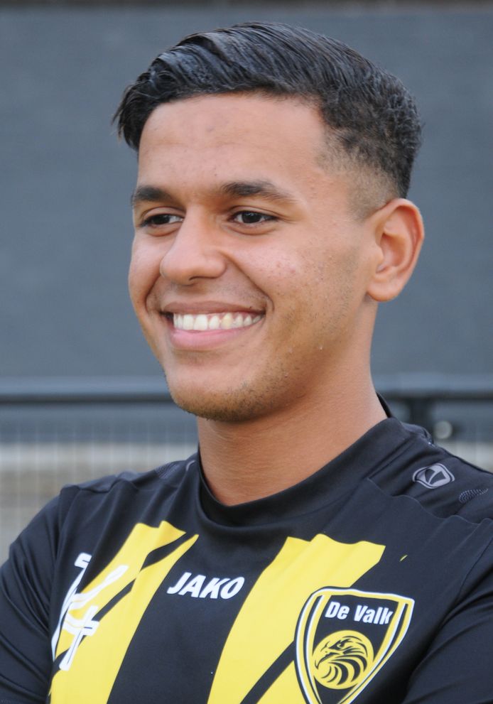 Eindhovenaren Walid Aabakrimi, Badr Bazzi en Samir Belhadj stappen ...