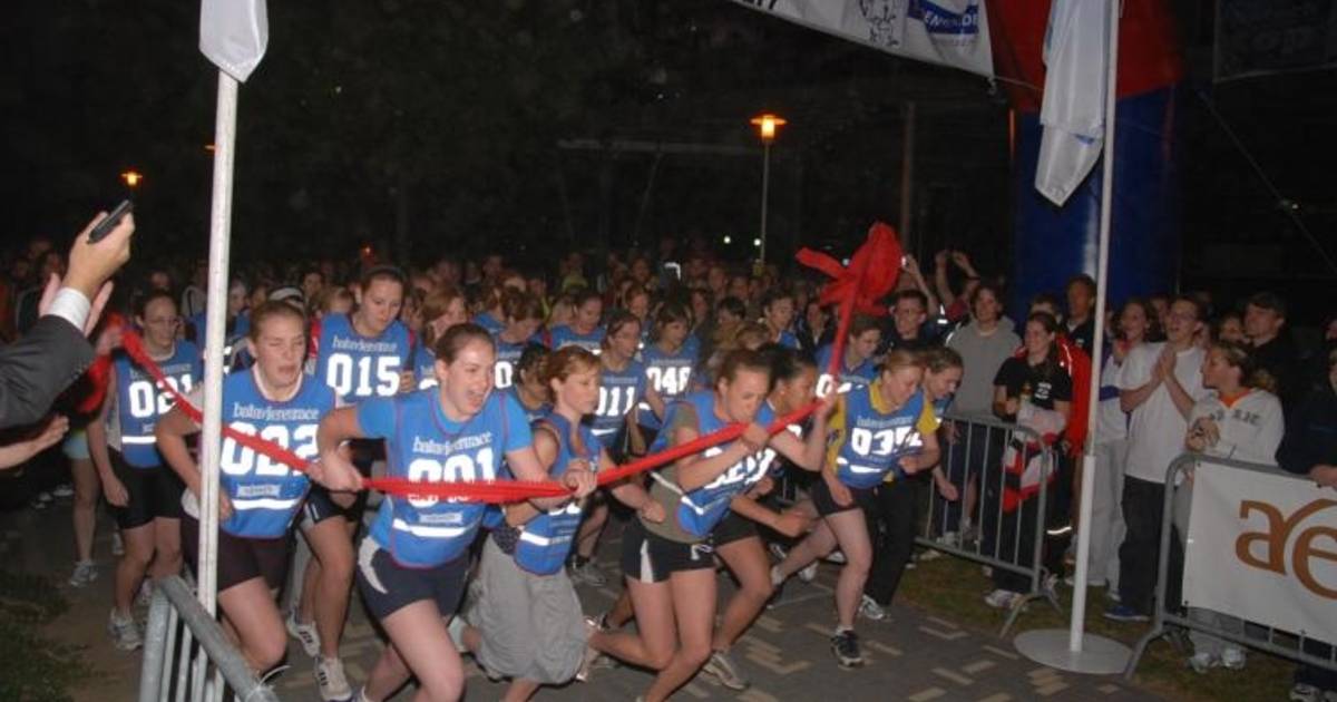 Estafetteloop de Batavierenrace om middernacht van start | Default ...
