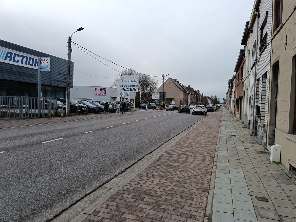 192 klanten rijden volle witte lijn over aan Action in Halle en mogen ...