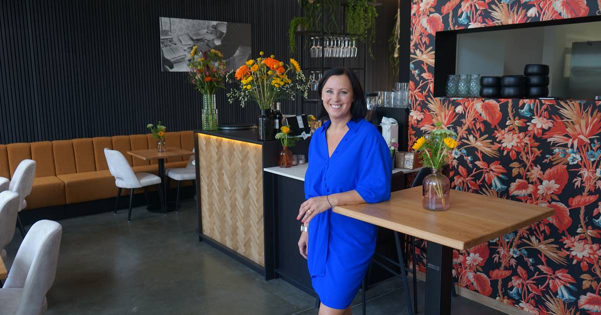 NET OPEN. Els (45) verbouwde bloemenwinkel tot Bar Bizoe: “Eerbetoon aan mijn oma Zoë en onze ...