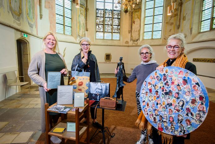 25 jaar kunst van Eibergse Janet: ‘De vrijheid die ik voel bij een leeg ...