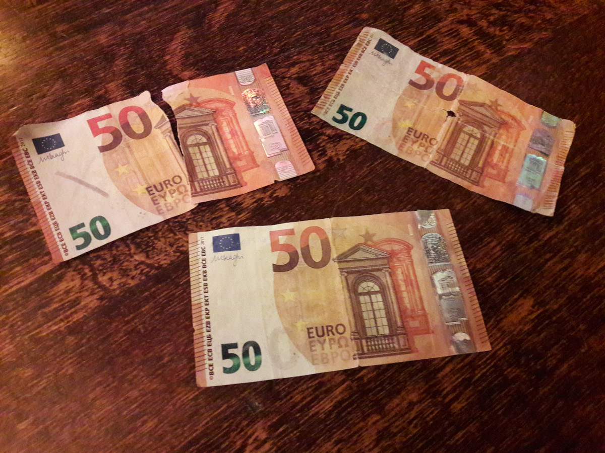 Aangehouden met vals geld, een neppistool en veel wiet op zak: ‘We ...