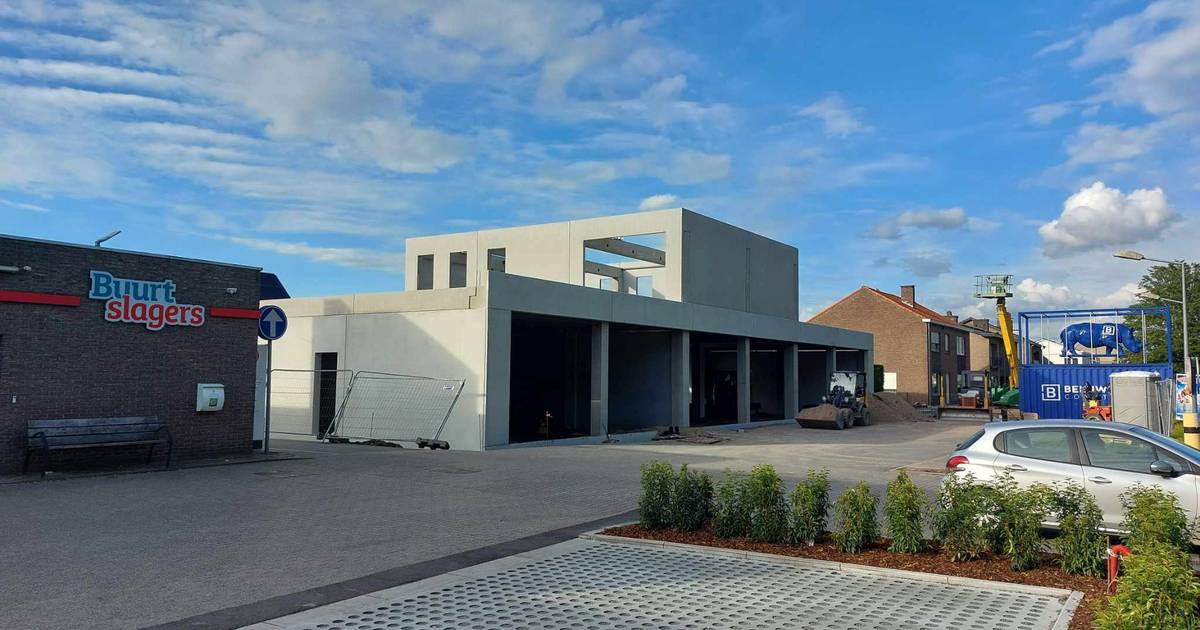 Twee nieuwe winkels in opbouw naast Carrefour Market in Elso | Evergem ...