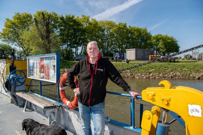 Met de boot van Bronkhorst naar Brummen en rocken maar: Pontfeest keert ...