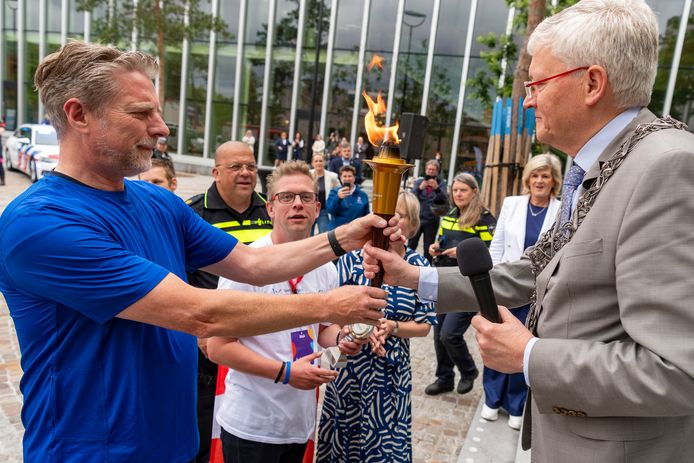 De vlam van de hoop is in Tilburg, de Special Olympics kunnen echt ...