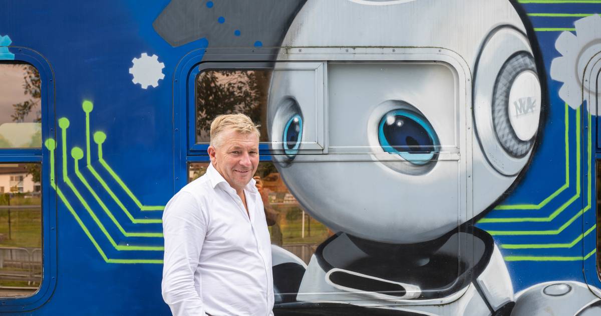 INTERVIEW. Ongeneeslijk ziek en twee jaar ontspoord, nu kijkt Lierse ...