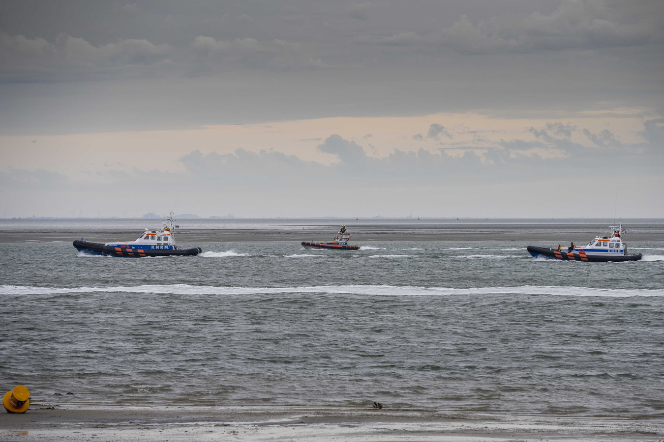 Zoektocht naar vermisten na aanvaring bij Terschelling gaat dinsdag bij ...