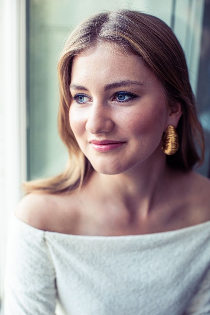 Laken geeft nieuwe beelden vrij: zo zag je kroonprinses Elisabeth (21 ...