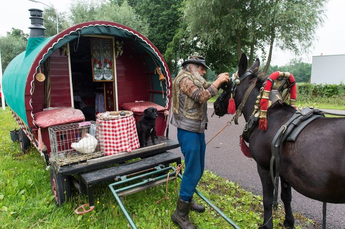 Leven als een nomade aan de oever van de Mark | Breda | bndestem.nl