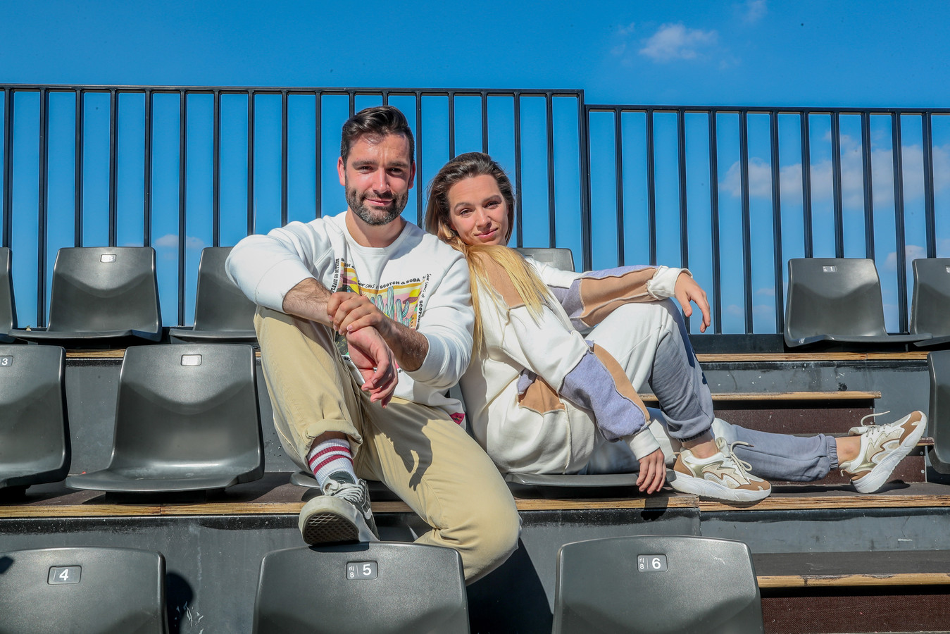 De wonderjaren van Metejoor (31) en zijn zus Lisa (29): “Mijn ouders ...