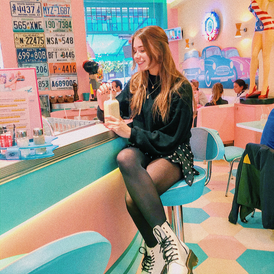 De 8 plekjes van TikTok-fenomeen Stien Edlund (18) “Thermae Boetfort en de Fritaliaan zijn echte ...