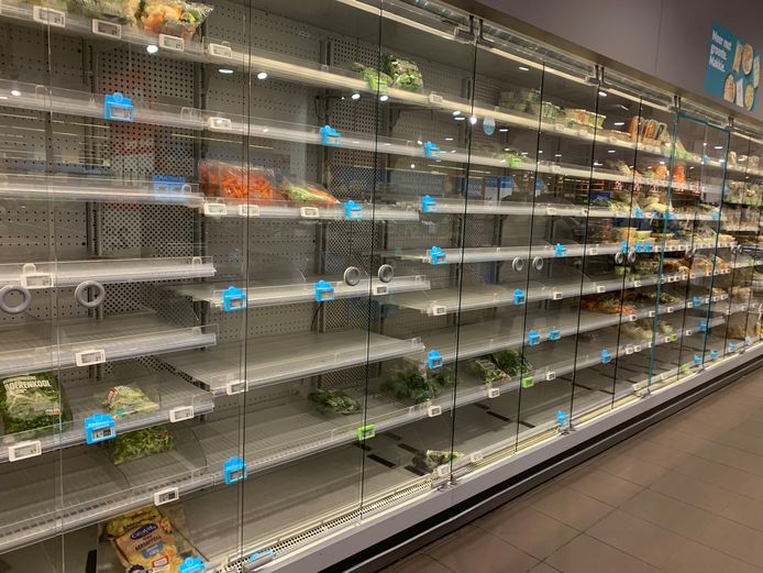 Schappen in Twentse AH-filialen blijven voorlopig leeg; spreekverbod ...