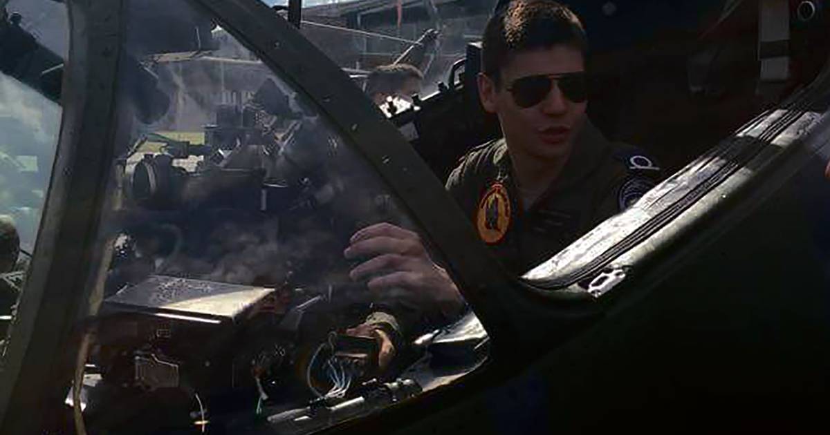 Simon wilde F-16-piloot worden. En het was alles of niks | De Krant ...