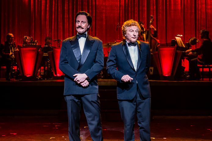 IN BEELD. Michel Van den Brande poseert met verloofde Sofie tijdens ...