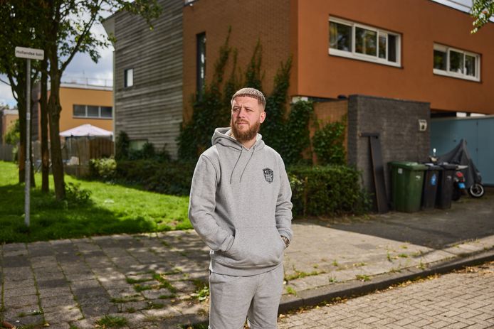 Bekende rapper voelt zich geprovoceerd en slaat man gebroken kaak ...