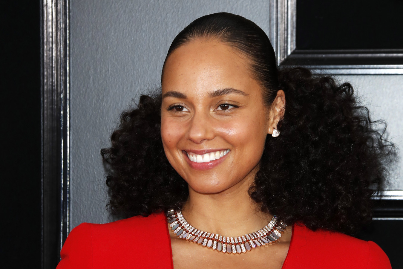 Alicia Keys presenteert de Grammy's weer | Foto | AD.nl