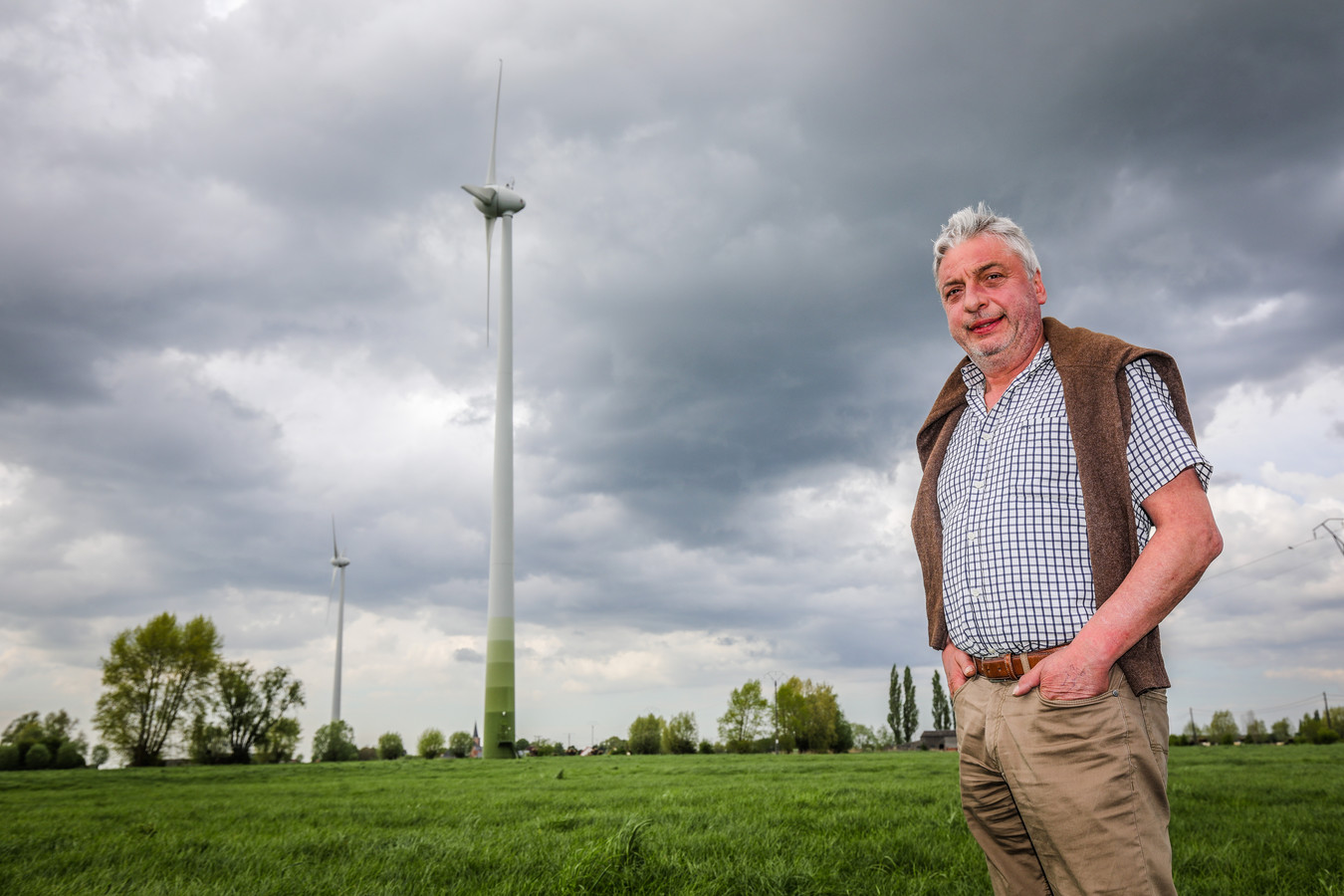 Milieuschepen Marc Deprez wil meer kleine windmolens | Foto | hln.be